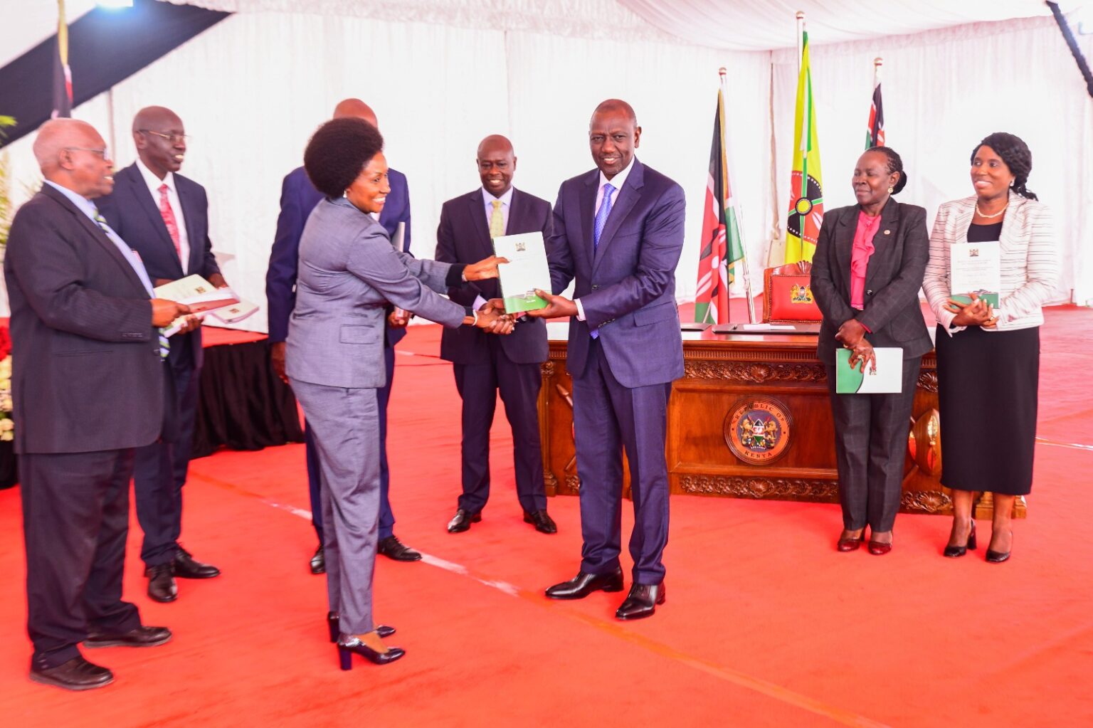 Ruto receives CBC report. – HOPE